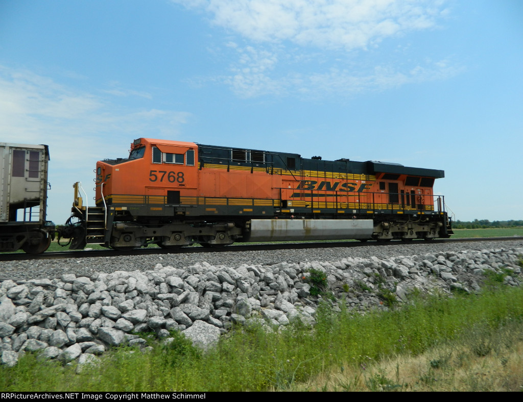 BNSF 5768 - DPU